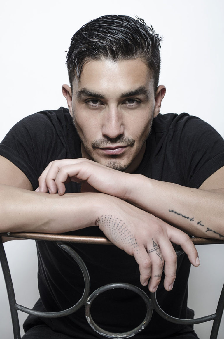 EMMANUEL ORENDAY – Latinvasion